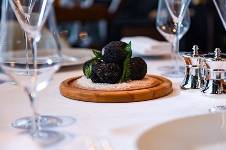 Les Amis: The Pinnacle of Luxury and Fine-Dining in the Heart of ...