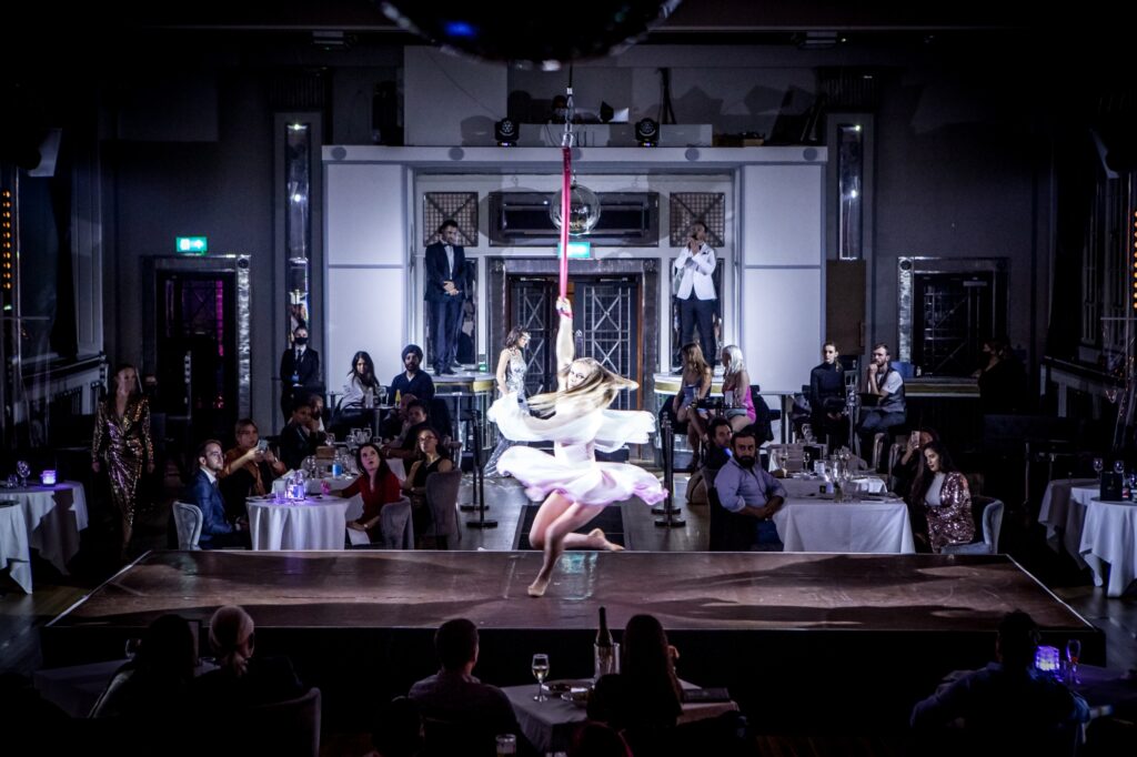 The London Cabaret Club: A Live Entertainment Dining Experience To Die ...