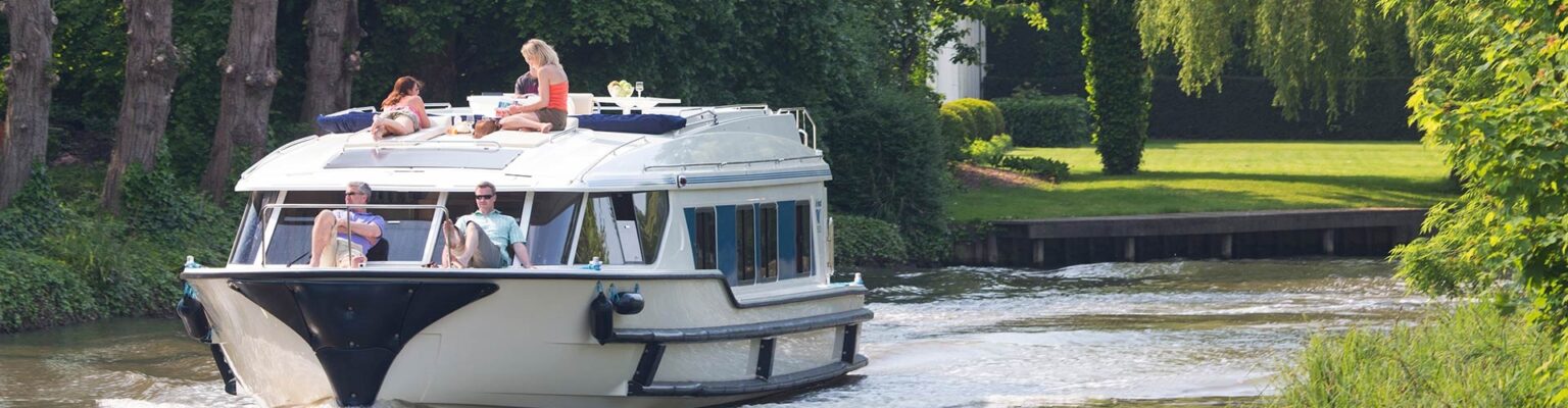 Exploring Scotland’s Caledonian Canal with Le Boat Charters - Beau ...