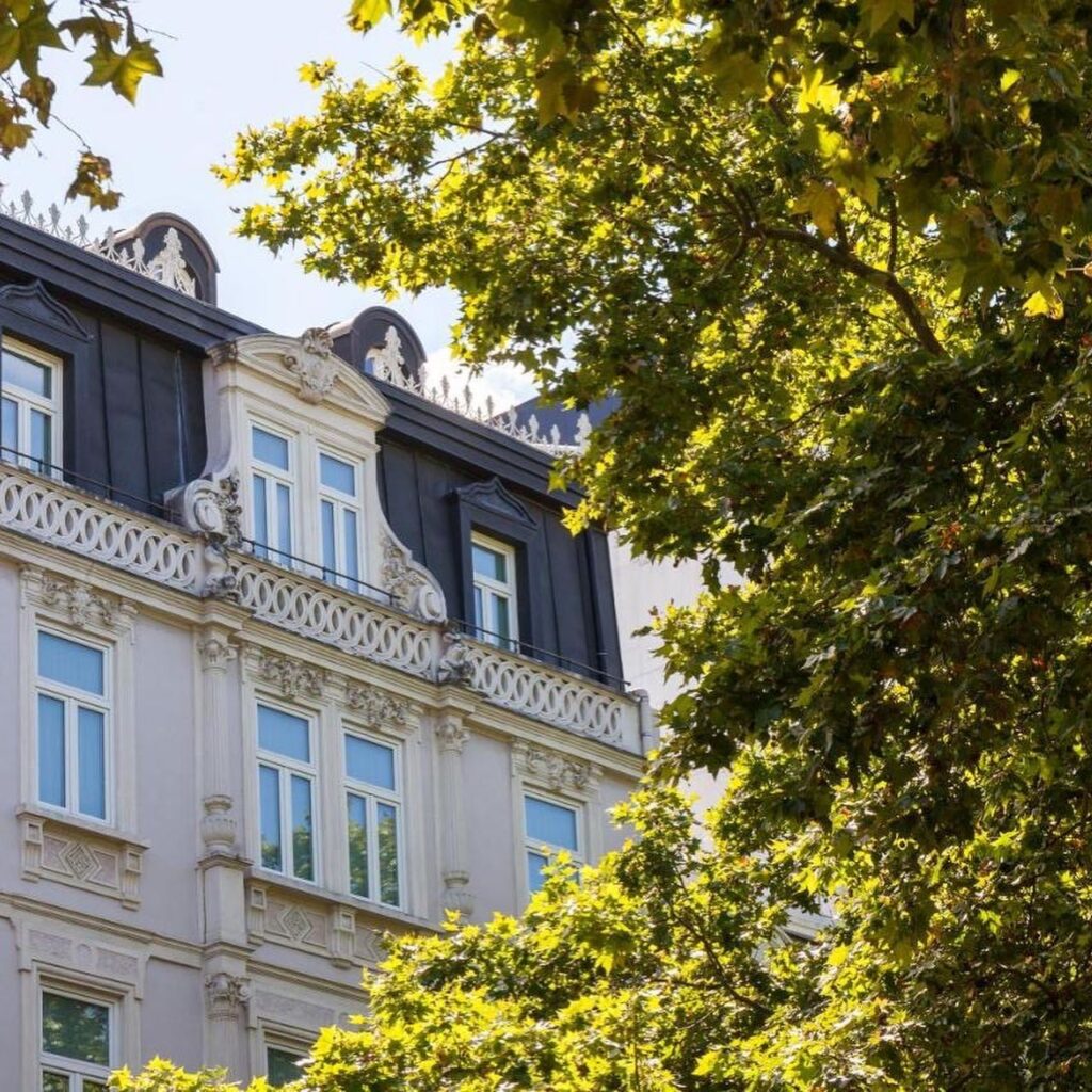 The Valverde Hotel Lisbon: The Wonderland of Lisbon Townhouses - Beau ...
