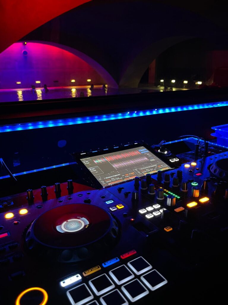 Liquidrom: One of Berlin’s Most Unique Spa Offerings - Beau Monde ...